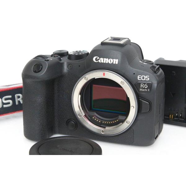 ■商品名キヤノン EOS R6 Mark II ボディ■状態並品[外観]全体的に使用に伴うスレや傷があります。[光学]ファインダーやイメージセンサーに異常は無くきれいな状態です。接眼レンズ内側にカビの発生を確認致しました。[動作]基本動作に...