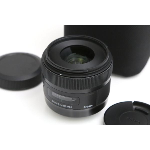 ■商品名シグマ 30mm F1.4 DC HSM [キヤノン用] ■状態良品[外観]概ねきれいな状態ですが、一部スレや傷があります。 [光学]チリの混入はありますがくもりやカビなどは無く実用的な状態です。 [動作]基本動作に異常は無く動作良...