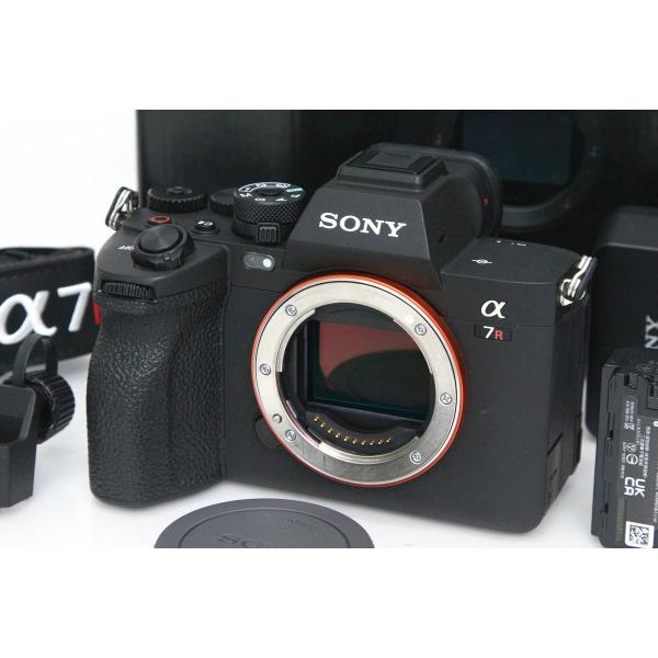 ■商品名ソニー α7R V ILCE-7RM5 ボディ（センサー清掃済み）■状態良品[外観]概ねきれいな状態ですが、一部スレや傷があります。マウントにキズが少々あります。[光学]ファインダーやイメージセンサーに異常は無くきれいな状態です。[...