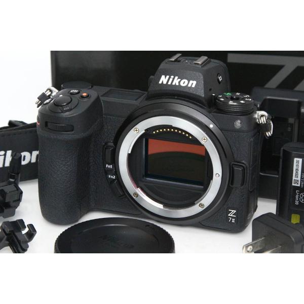 ■商品名ニコン Z 7II ボディ（センサー清掃済）■状態良品[外観]概ねきれいな状態ですが、一部スレや傷があります。[光学]ファインダーやイメージセンサーに異常は無くきれいな状態です。[動作]基本動作に異常は無く動作良好です。[シャッター...