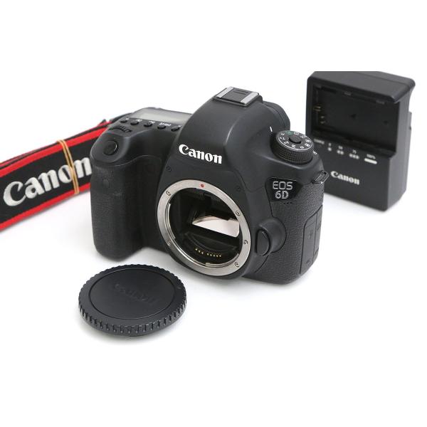 ■商品名キヤノン EOS 6D ボディ■状態良品[外観]概ねきれいな状態ですが、一部スレや傷があります。スクリーンキズがあります。[光学]ファインダーやイメージセンサーに異常は無くきれいな状態です。[動作]基本動作に異常は無く動作良好です。...