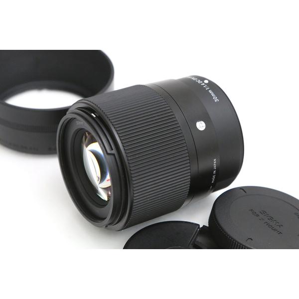 ■商品名シグマ 30mm F1.4 DC DN [フジフイルム用]■状態美品[外観]わずかなスレや小傷はありますが、中古品としてきれいな状態です。[光学]わずかな微細チリのみでくもりやカビなど無くきれいな状態です。[動作]基本動作に異常は無...