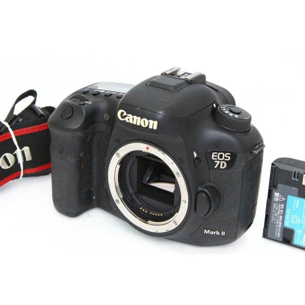 ■商品名キヤノン EOS 7D Mark II ボディ■状態お買い得品外観キズ・汚れが多くあります。マウント腐食が発生しております。現状確認できる症状を記載しております。記載以外の症状が発生する場合がございます。[シャッター数]不明■付属品...