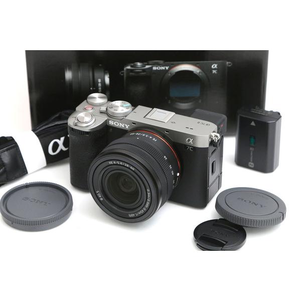 ■商品名ソニー α7C II ILCE-7CM2L ズームレンズキット シルバー■状態美品[外観]わずかなスレや小傷はありますが、中古品としてきれいな状態です。[光学]ファインダーやイメージセンサーに異常は無くきれいな状態です。レンズはわず...