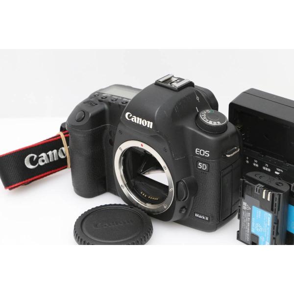 ■商品名キヤノン EOS 5D Mark II ボディ■状態良品[外観]概ねきれいな状態ですが、一部スレや傷があります。[光学]ファインダーやイメージセンサーに異常は無くきれいな状態です。[動作]基本動作に異常は無く動作良好です。[シャッタ...