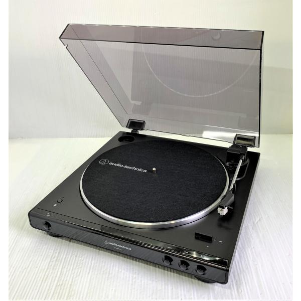 ワイヤレスで自由に聴けるレコードリスニング。[メーカー商品詳細ページ]https://www.audio-technica.co.jp/product/AT-LP60XBT_GBK[説明書PDF]https://www.audio-tech...