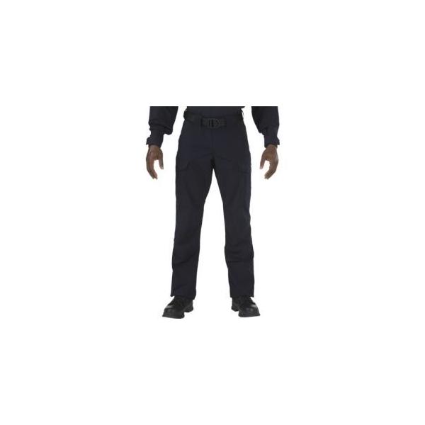 【取寄品 出荷：約3−7日 土日祝除く】タフな環境下での使用を想定してデザインされた、動きやすさと耐久性を両立させた男性用パンツです。
