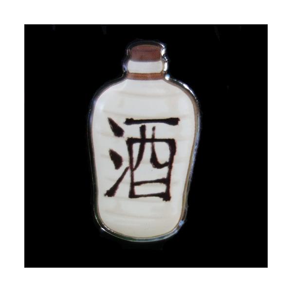 【発売日：2021年12月31日】【メール便6個まで対象商品】コミックマーケット９９の新作ピンバッジ。二ッ岩マミゾウをモチーフとしたピンバッジです。サイズ：直径約30ｍｍ