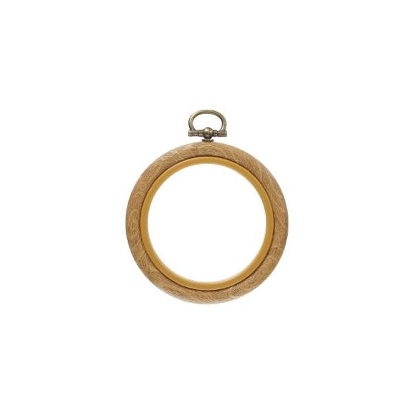 【取寄品 出荷：約5−9日 土日祝除く】【メール便6個まで対象商品】刺しゅうやお気に入りの生地などを挟んでファブリックパネルのような壁掛けのインテリアが楽しめる木製風フレームです。