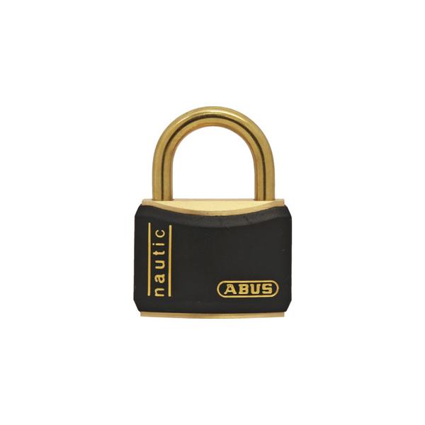 【取寄品 出荷：約5−9日 土日祝除く】キズを付けにくい樹脂カバータイプの南京錠です。