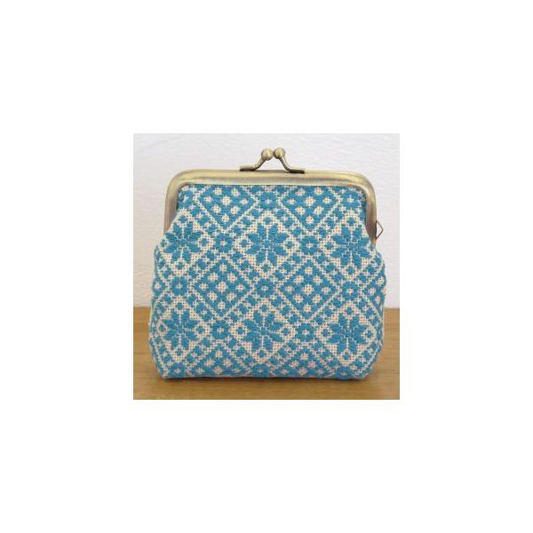 【取寄品 出荷：約5−9日 土日祝除く】布の補強や防寒から生まれた刺し子の技法「こぎん刺し」が楽しめるキットです