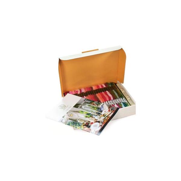 【取寄品 出荷：約5−9日 土日祝除く】「ガーデン」からインスピレーションを受けてセレクトした25番刺しゅう糸のカラーアソートセットです。