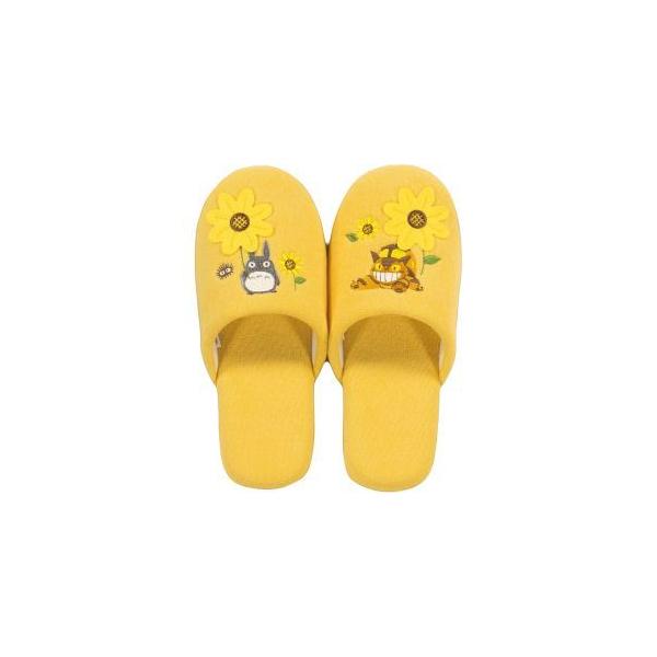 【取寄品 出荷：約5−9日 土日祝除く】スタジオジブリ制作の映画『となりのトトロ』に登場するネコバスをデザインしたトイレタリーシリーズ。ひまわり畑を駆け抜けながら、にんまりと笑うネコバスを刺繍で表現した楽しいデザイン。目を引くイエローカラー...