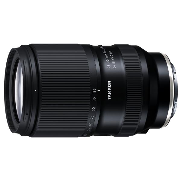 広角端25mm・F2.8はじまりで、光学性能・AF性能・最大撮影倍率も向上した高倍率ズームレンズ
