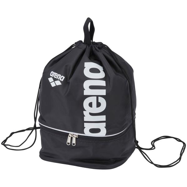 arenaロゴをスポーティにアレンジした2ルーム仕様のプールバッグ。 2ルーム仕様のため、持ち運びに困るサンダルを底部ルームに収納可能。またナップサック仕様なので、お子さんのスイミングスクールやプールの授業におススメ。[商品詳細]●ポリエス...