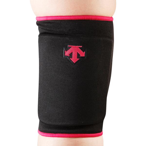 縦伸びストレッチで動きやすい膝用パッドです。パッドに関しては薄型EVAパッドで屈伸の動きをさまたげない特徴があります。また、縦のストレッチが効くことにより、曲げやすく動きやすい特徴があります。パッドに通気孔があるので、暑い時期にもムレにくく...