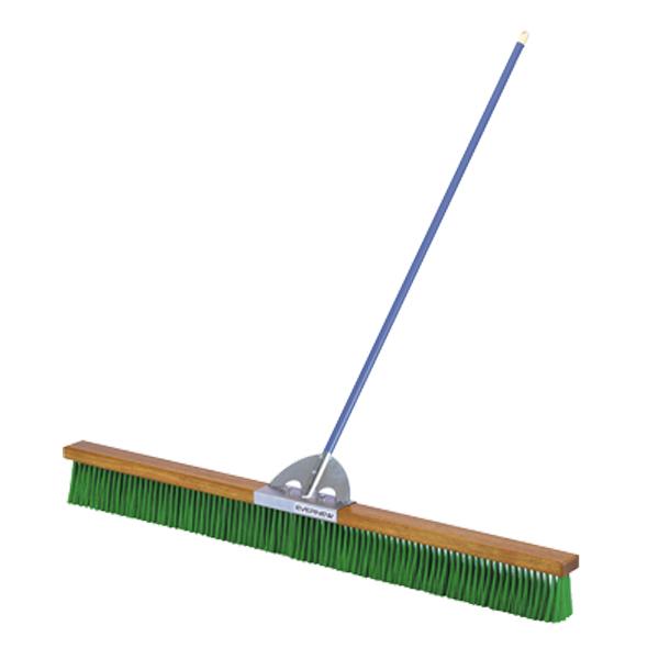 穴開きバーエンド仕様。収納時には柄の先端の穴に紐を通してフックなどに掛けてください。[商品詳細]●サイズ（ｃｍ）：長さ 152 ｘ幅 150 、毛長： 11 ｃｍ●自重：5.5 ｋｇ●材質 / ブラシ：ＰＥＴ、柄：スチール●日本製[その他]...