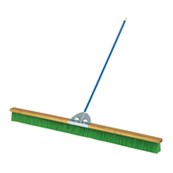 穴開きバーエンド仕様。収納時には柄の先端の穴に紐を通してフックなどに掛けてください。[商品詳細]●サイズ（ｃｍ）：長さ 152 ｘ幅 180 、毛長： 11 ｃｍ●自重： 6.2 ｋｇ●材質 / ブラシ：ＰＥＴ、柄：スチール●日本製[その他...