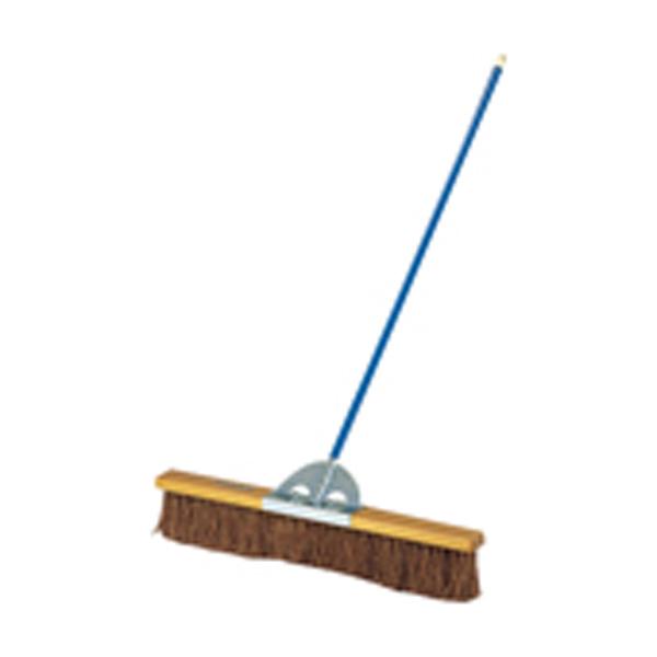 穴開きバーエンド仕様。収納時には柄の先端の穴に紐を通してフックなどに掛けてください。[商品詳細]●サイズ（ｃｍ）：長さ 152 ｘ幅 90 、毛長： 14 ｃｍ●自重： 3 ｋｇ●材質 / ブラシ：シダ、柄：スチール●日本製[その他]各種伝...