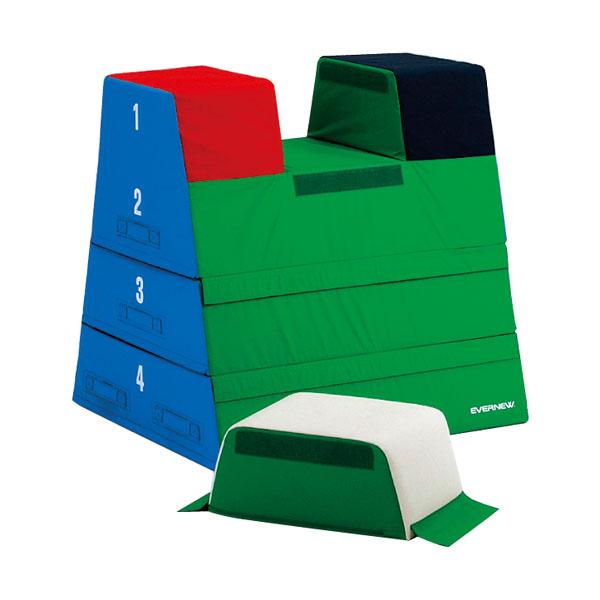 中央部を取り付けて通常とび箱としてもご使用下さい。各段底面すべり止め付。[商品詳細]●サイズ：下幅７５ｃｍ×奥行８０ｃｍ×高さ８０ｃｍ●自重：約３０ｋｇ●材質：外被／ターポリン（防炎加工）、中身／合成スポンジ●閉脚横とび用●各段すべり止め付...