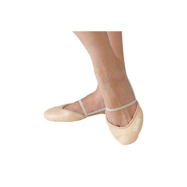 海外で主流の皮革アッパーを使用。高い耐久性と今までにないホールド感が特徴です。[商品詳細]●素材：アッパー/牛革、ソール/合成皮革[納期について]出荷までに３〜５営業日（土・日・祝日を除く）頂戴しております。