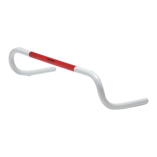 効率の良いサーキットトレーニングが可能。さらにハードル中央部にあるマークは集中力アップにも効果的で基礎トレーニングにおすすめです。倒れても起き上がる低重心構造。表面は持ちやすいグリップ加工。 こちらの商品は返品、交換はお受けしかねますのでご...