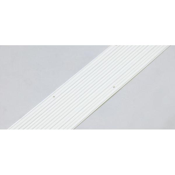 グラスファイバー繊維強化テープ[商品詳細]●材質：グラスファイバー繊維強化テープ●サイズ：幅５０ｍｍ×厚さ０．８ｍｍ×１５０ｍ●重さ：８．４ｋｇ●穴間７ｃｍ、球技コート用●表面スリップ止ライン加工●要工事[その他]各種伝票（見積書・納品書・...