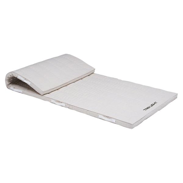 「リーズナブルな価格」「耐久性」「バランス」クッション性と耐久性に優れたコンビネーションマット。スポンジの弾力がフェルトに吸収され、教材用の着地マットはもちろん、競技用としての性能を併せ持ちます。[商品詳細]●サイズ/９０×１８０×５ｃｍ●...