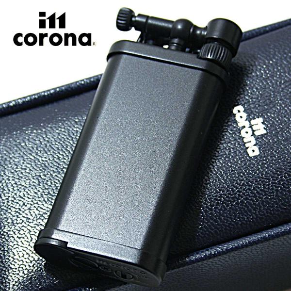 使い込むほどに、本物がわかる。世界の愛煙家から認められた日本の逸品「イム・コロナ」の定番モデル。数多くの精密部品から構成されるメカニカルな外観はいくつもの優美な曲線に包まれている。そのデザインはワンハンド・ライターの起源であり、最高峰である...