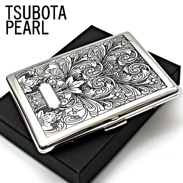 アラベスク柄のシガレットケース。女性の脚をモチーフにした、タバコ押えがポイントです。タバコを収納する向きによって異なるサイズのタバコを収納可能な便利さが特徴です。100mmサイズのタバコは縦に9本収納、70mmサイズのタバコは横に12本収納...