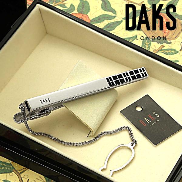 長きに亘り英国の象徴として愛されるDAKS。ロイヤル・ウォラントを授与された英国王室御用達のブランドです。「Quality First（品質第一）」を掲げ、磨き抜かれたデザイン性を持ちます。40代から50代のミドル世代を中心に幅広い年齢層に...