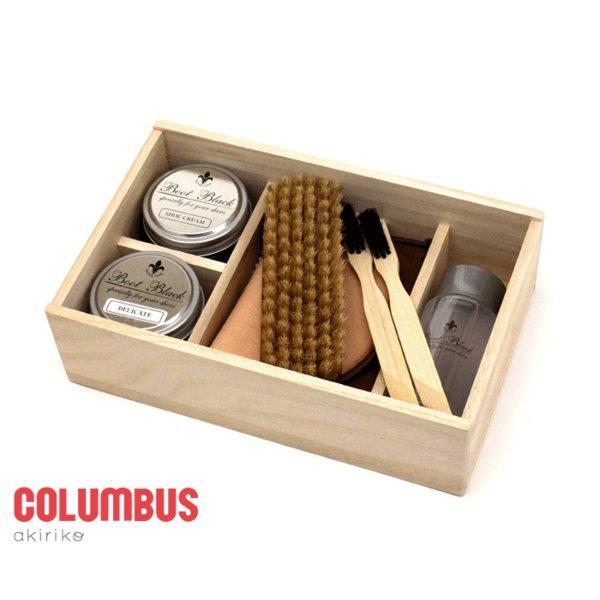 プロユースの「ブートブラック」を一般の方でも使えるように使用感を高めた「ブートブラックシルバーライン」のアイテムを中心としたセット。靴にこだわりのある方や、靴を大切にされる方にお勧めです。シュークリームは、ツヤ革用のブラックと、靴のほかバッ...