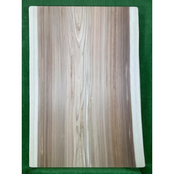 秋田県産の杉の一枚板です全長約130センチ上巾約86センチ中巾約88センチ下巾約95センチ板の厚み約6センチ重さ約23キロ乾燥材です直ぐに塗装が出来ます両耳、前面240番のサンダー仕上げ済み沖縄、離島は別途料金がかかりますこの商品は、佐川急...