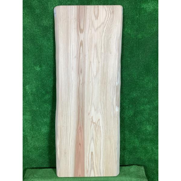 秋田県産の杉の一枚板です全長約115センチ上巾約38センチ中巾約38センチ下巾約41センチ板の厚み約4.4センチ重さ約8キロ乾燥材です直ぐに塗装が出来ます両耳、全面240番のサンダー仕上げ済みです沖縄、離島は別途送料がかかりますこの商品は、...
