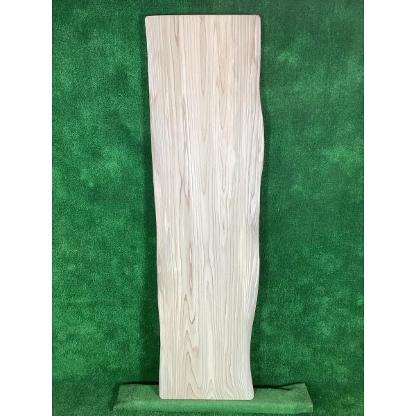 秋田県産の杉の一枚板です全長約160センチ上巾約40センチ中巾約42センチ下巾約42センチ板の厚み約4.2センチ重さ約10キロ乾燥材です直ぐに塗装が出来ます両耳、全面240番のサンダー仕上げ済みです沖縄、離島は別途送料がかかりますこの商品は...