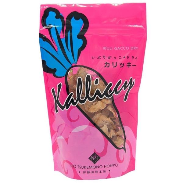 自社製の無添加いぶりがっこの皮の部分を薄くスライスしパリッパリに乾燥させていますサクっと　ふわっと　やわらかな食感が、口の中に広がる燻製の豊かな香りがやみつきになります細かくなった部分はお茶漬けやおにぎりのまわりにまぶしたり、おかゆにのせた...