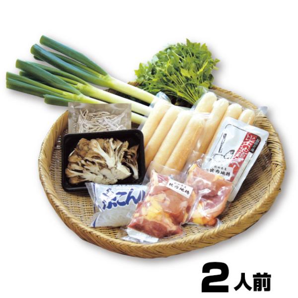 きりたんぽの本場秋田より直送便です。きりたんぽは大仙市産あきたこまち米を100％使用し、肉厚で食べ応えがあり、煮崩れがしにくくしっかりとした「きりたんぽ」です。大舘の比内地鶏と比内地鶏スープ、三関のセリ、舞茸、ネギ、糸こんにゃく、笹がきごぼ...