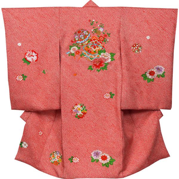 総絞り地に友禅、金糸使いの高級品になります。絞りは一目ひと粒に至るまで、全て手仕事による伝統の極みの技生地に立体感が生まれ、独特の優しさと柔らかさをあたえます。落ち着いた赤の色目になります。七五三時には白の被布コートと相性が良いです！刺繍に...