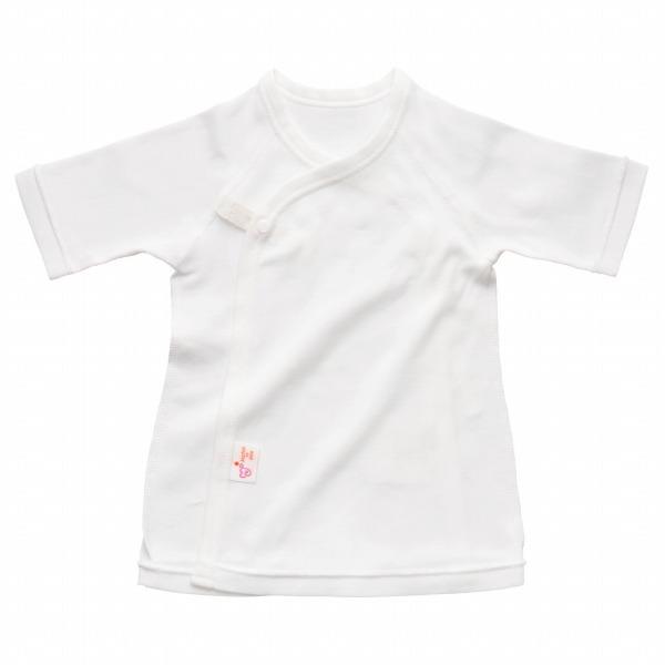 【商品名】短肌着　無地ボタン【素材／材質】綿100％(フライス)【色】オフホワイト【サイズ】50〜60【ご注意事項】モニターの発色の具合によって実際のものと色が異なる場合がございます。ご了承ください。【その他商品説明】オールシーズンお使い頂...