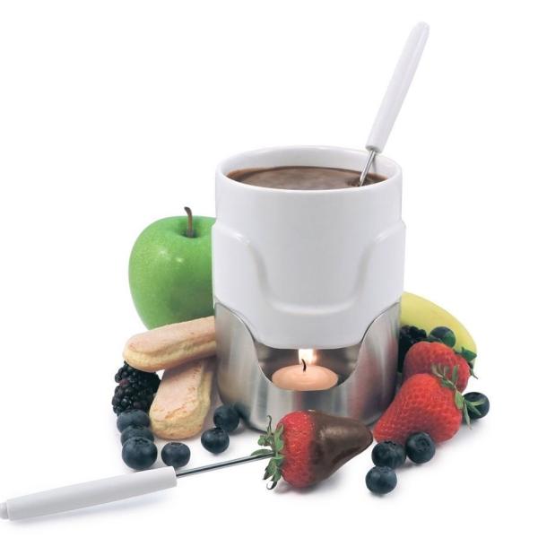 フォンデュとはフランス語のfondre（溶かす）を語源としています。 その名の通り、チーズをワインで溶かしたチーズフォンデュはお馴染みの１品。そしてデザートフォンデュといえば、お馴染みのチョコレートフォンデュ。サイズ ： 約９×９×１３ｃｍ...