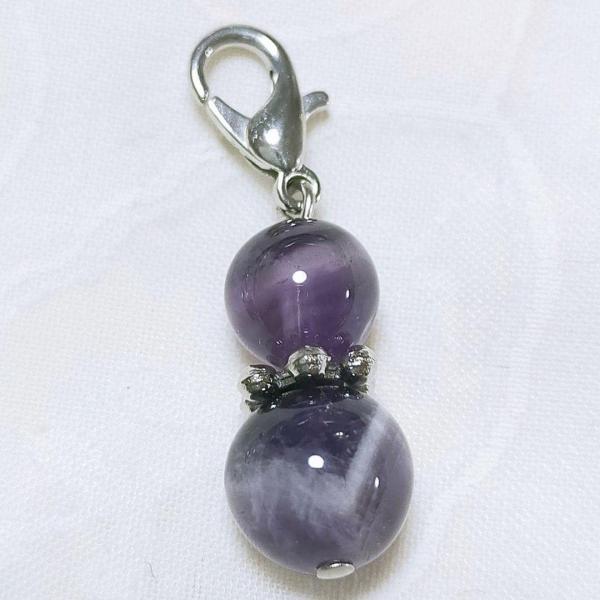 天然石ポップアメジスト 10mm &amp; 8mm携帯ストラップ お守りチャーム キラキラチャーム バッグチャーム キーホルダー スマホアクセサリー スマホストラップ マスクピアス　マスクチャームなどに発送方法：普通郵便　※発送後2−4日...