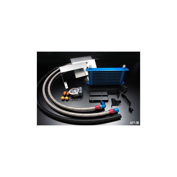 スポーツ走行によりエンジン内部の温度が過度に上昇することで潤滑や冷却を行うオイルに悪影響を与え、性能の低下を招きエンジンブローを引き起こす原因となります。GReddyオイルクーラーは高い放熱性と、低い圧力損失により安定したオイル温度を保ちま...