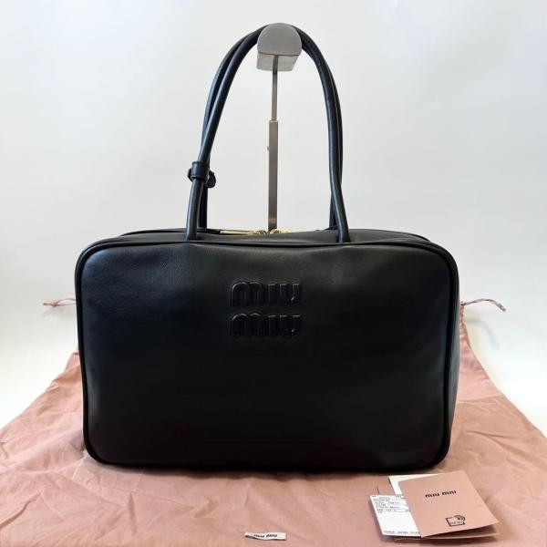 ■商品情報【管理番号】429【ブランド】MIUMIU/ミュウミュウ【アイテム】ハンドバッグ【型番】5BB117【対象】レディース【表記カラー】ブラック【カラー】ブラック【金具色】ゴールド【シリアル】RFIDタグ確認済み【素材】レザー【サイズ...