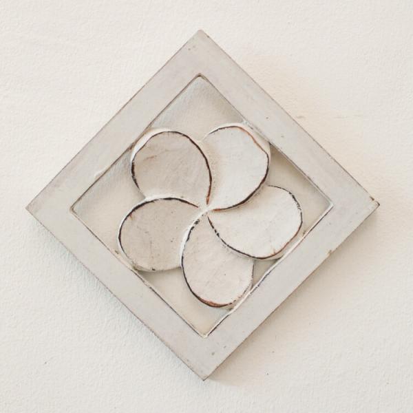 ■カラーアンティークホワイト■サイズ横幅 12 X 高さ 12 X 厚み 1 cm■素材MDF■備考・画像では複数個が写っていますが、1個あたりの価格です。・商品写真内の小物は、商品には含まれません。■ご利用上のご注意商品表面に使用している...