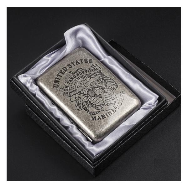 めっちゃかっこいい金属製シガレットケース、タバコポーチ！名刺入れにもおすすめです。長さ：約9.5ｃｍ幅：約７ｃｍ厚さ：1.5ｃｍ〜２ｃｍ★撮影環境やご使用のモニターによって、実物の色合いが掲載写真と少々異なる可能性があるので、ご注意ください。