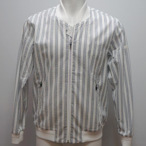 定価　税込価格￥40700品番　7334112103-01素材　　ポリエステル70　綿30カラー　ホワイトサイズ　48・L肩幅　47身幅　56　（脇下10センチの所）袖丈　66着丈　68　（衿下から）　サイズ　50・LL肩幅　50身幅　61...