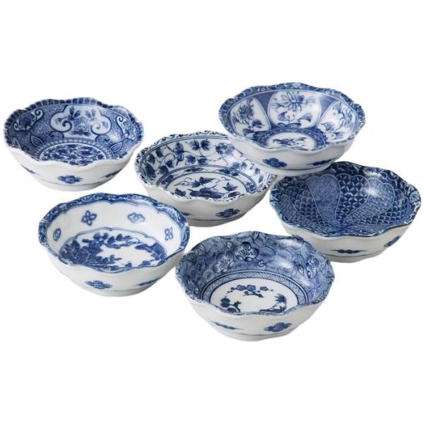 美濃焼の伝統と現代の技術が融合した「藍染丸小鉢揃」は、日本の食卓を彩るための必需品です。この6客セットは、各小鉢が異なる藍染デザインで統一されており、どのようなお料理にもぴったり合います。藍色の深みがありながらも、それぞれの鉢に施された繊細...