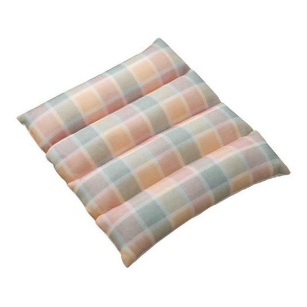 ●サイズ/長さ65×幅75cm●重量/1kg●材質/(表地)ポリエステル、(裏地)ポリエステル76％、ナイロン24％、(中材)ポリエステル、ポリエチレン●カラー/オレンジ系チェック