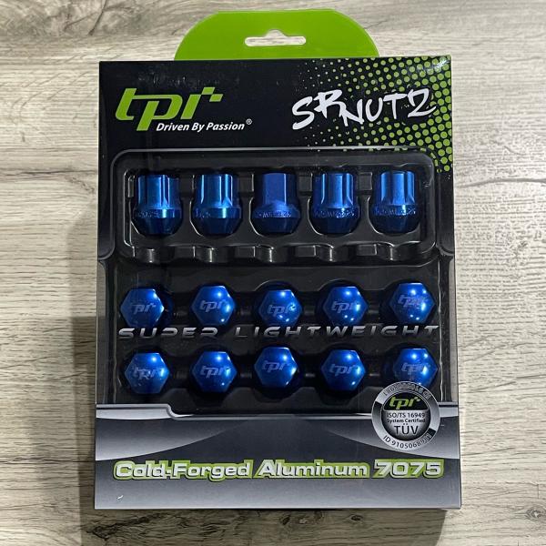 ★赤字処分のロックナットセットです。新品未使用品。在庫限りとなります。■メーカー：阿部商会■商品名：SR NUTZ・Lock付きSET■ナットサイズ：M12×1.5　17HEX■個数：16個入り（内容：ナット12個、ロックナット4個、19/...