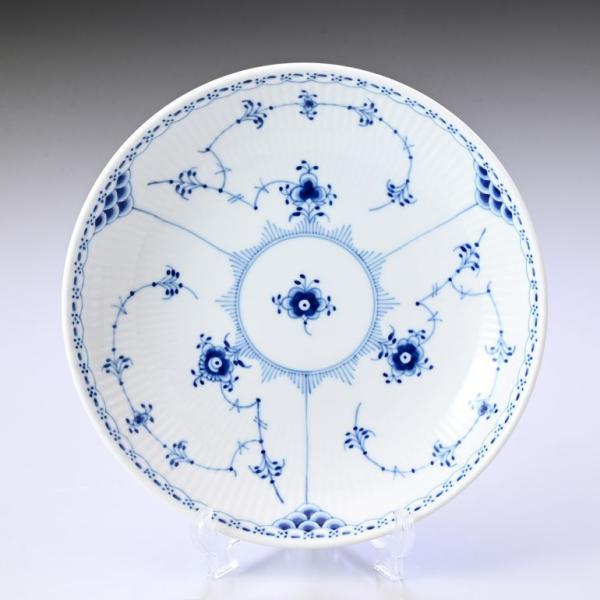 【スペシャルラッピング660円(別売り)】※名入れは、名入れ工賃代を別途ご購入ください。[型番] 1102730[サイズ（約）] 直径20cm 高さ3.5cm[カラー] ホワイト / ブルー[素材] ポーセリン[重量（約）] 413g[付属...